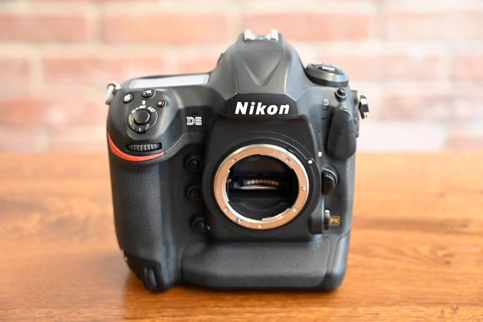 Nikon D5 GEHÄUSE CF-Type, ref. item mit 401.155 Auslösungen | Dostal ...